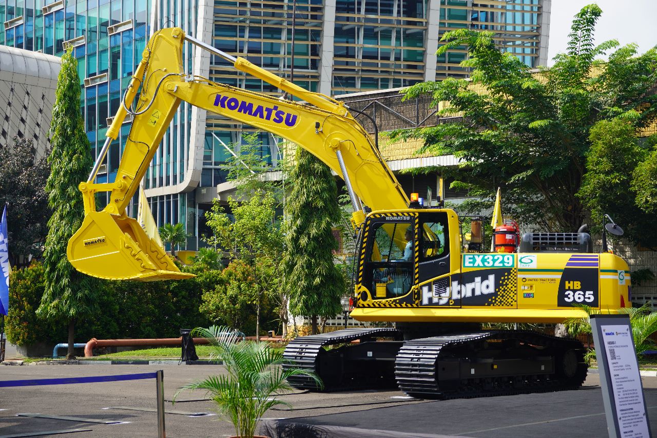 Hybrid Excavator Komatsu HB365-1, Turunkan Konsumsi Bahan Bakar 17% ...